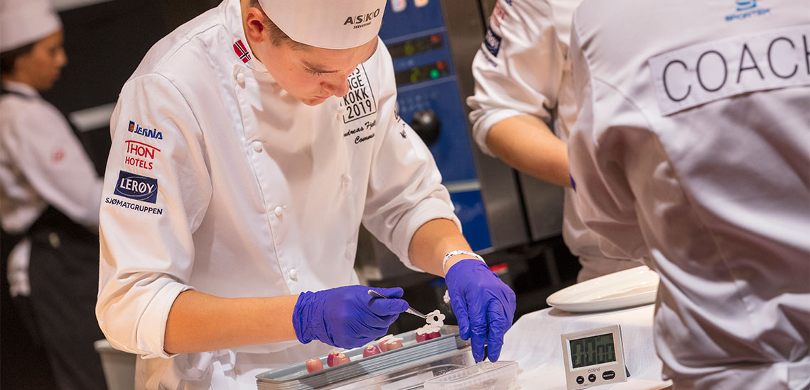 Aleksander Løkkeberg Vartdal er Årets unge kokk | Smak